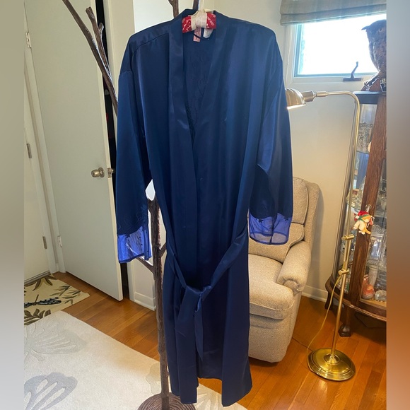 Rhonda Shear | Intimates & Sleepwear | Navy Blue Robe With Sash ...